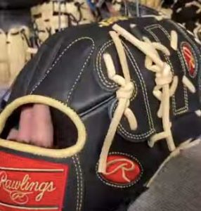 Rawlings Thermoformed Vs. BOA Gloves: A Detailed Comparison